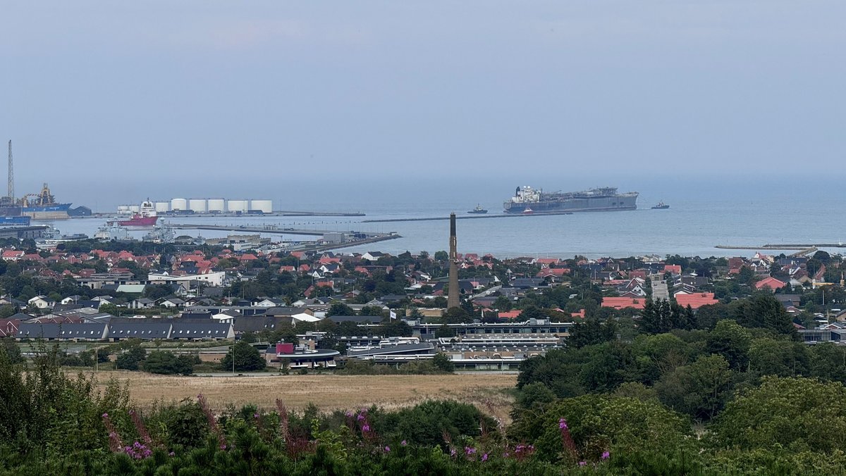 Zafiro Producer har forladt kajen ved M.A.R.S. Europe