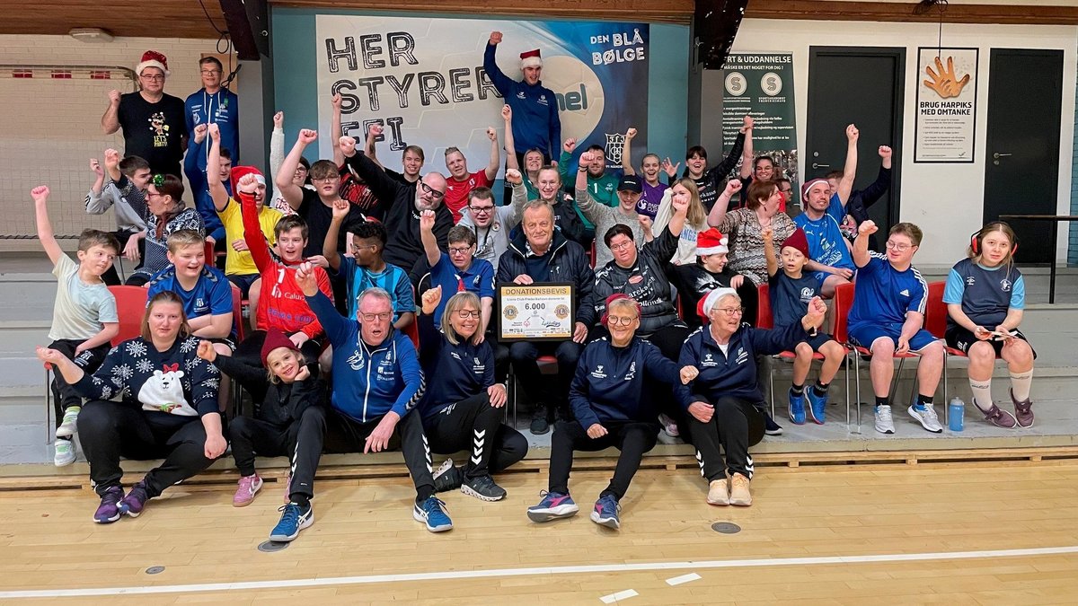 Julegave fra Lions Club Frederikshavn skabte glæde i FfI Håndbold