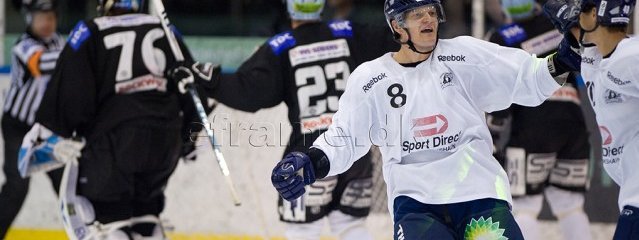 Forlod isen uden point - Thomas Reinert skadet