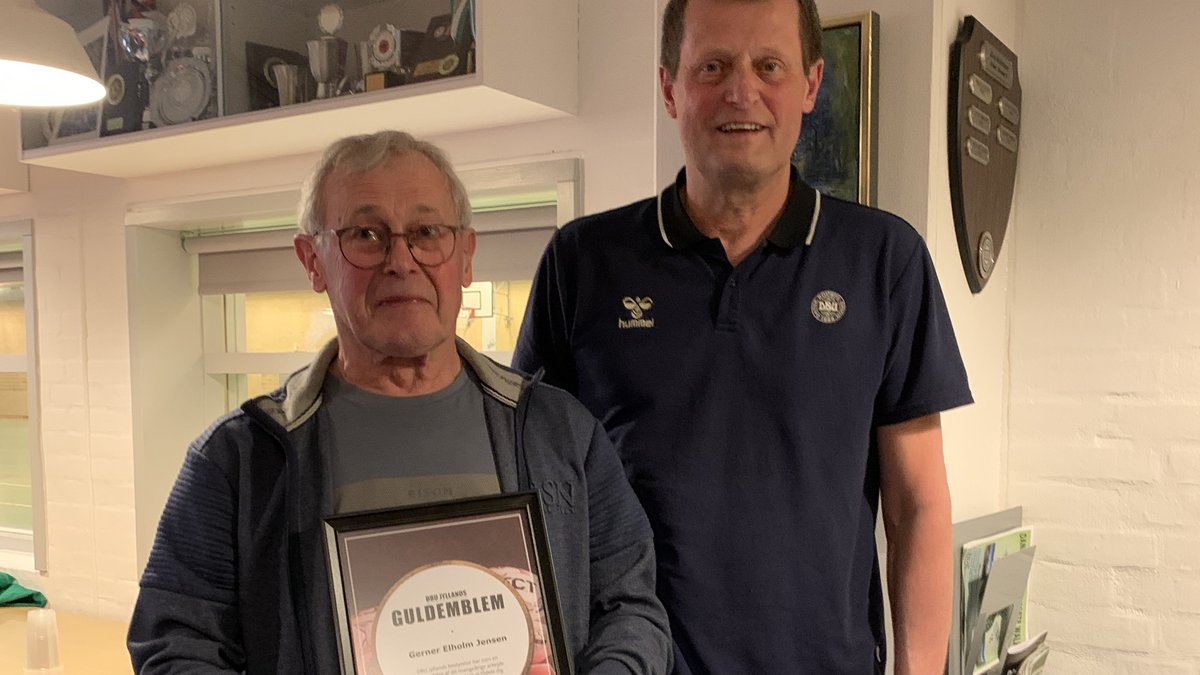 Gerner Jensen fra KRIF blev tildelt DBU Jyllands guldemblem