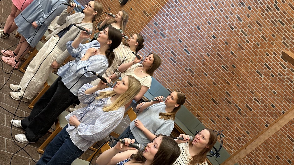 Forårskoncert i Abildgård Kirke med kirkens to kor - gratis entre