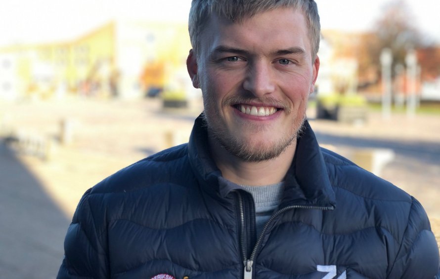 Rasmus Søndergaard får et år mere i White Hawks