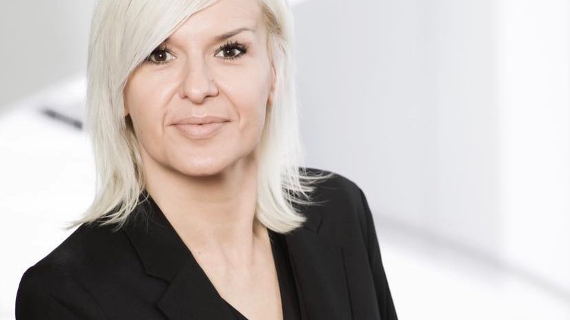 Almina Nikontovic skifter fra Socialdemokratiet til SF
