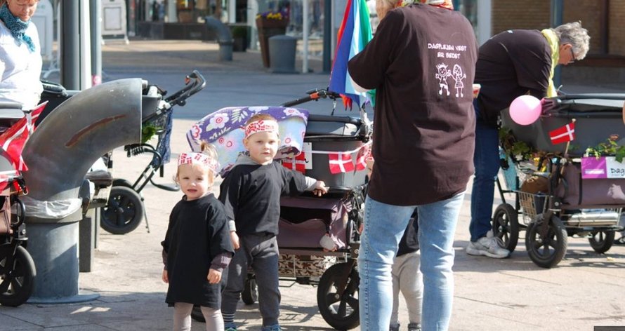 Dagplejens Dag blev fejret med sang på Fisketorvet