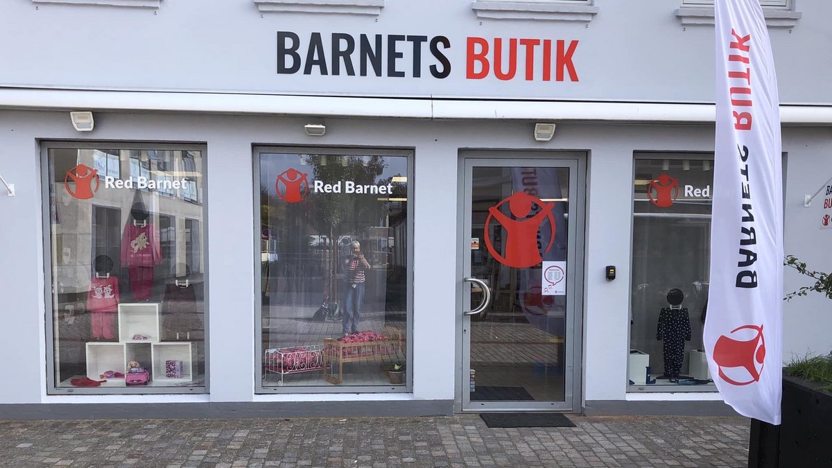 Red Barnets Butik i gågaden i Frederikshavn fejrer fødselsdag hele ugen