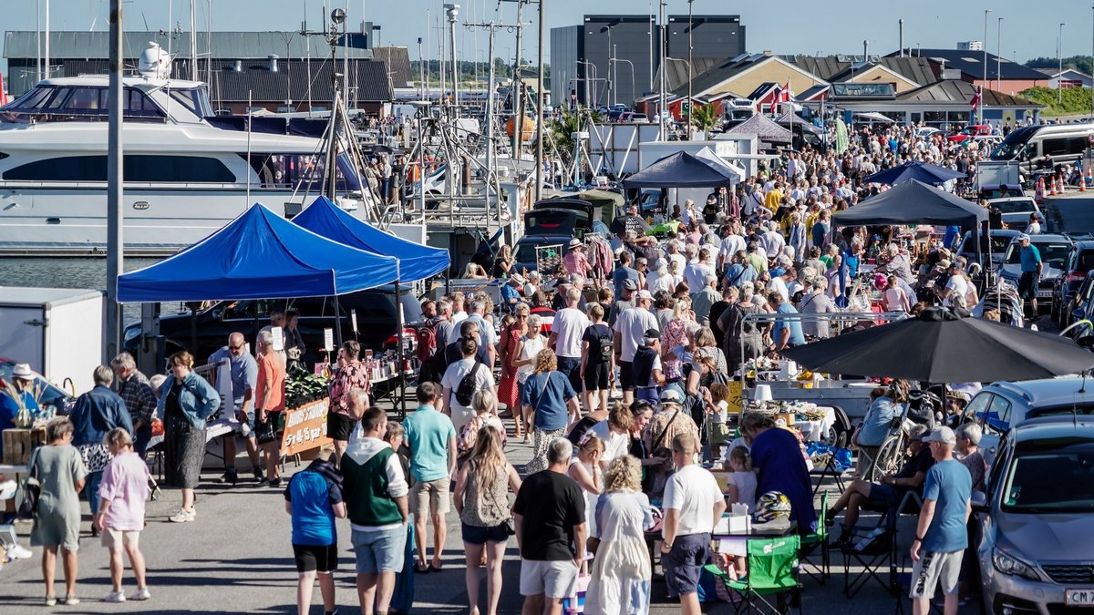 Sommeren rundes af med manér i Strandby