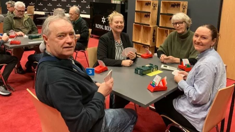 Bridge hitter i Frederikshavn: 42 nye spillere dukkede op