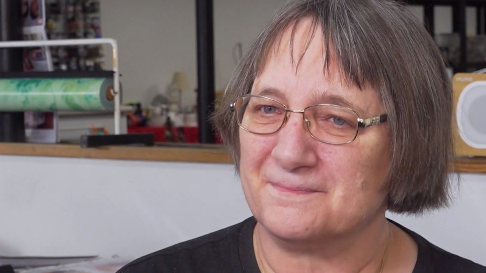 Efter næsten fire årtier i Føtex har 67-årige Inge nu åbnet en butik i Sæby