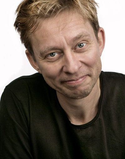 Julefrokost i Arena Nord: Stand-up med Brian Lykke