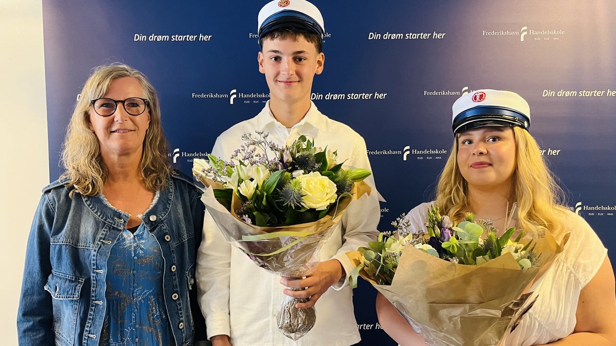 Første HHX- og EUX Business-studenter har fået huen på