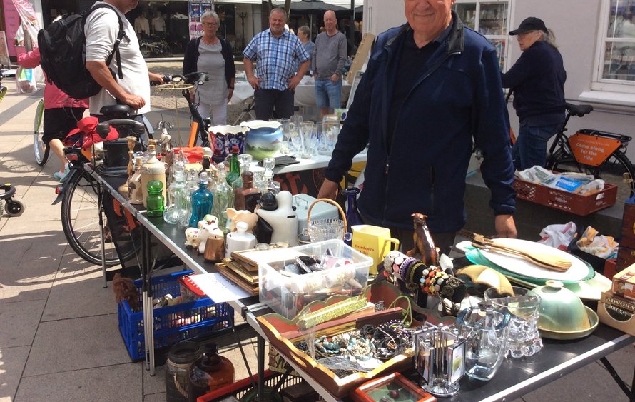 Loppemarked hver fredag i gågaden hele sommeren