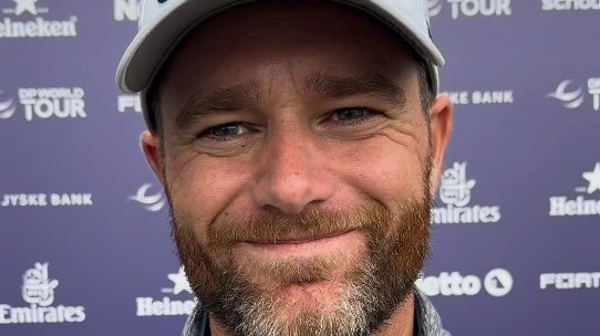 Lucas Bjerregaard på førstepladsen i største golfturnering på dansk græs