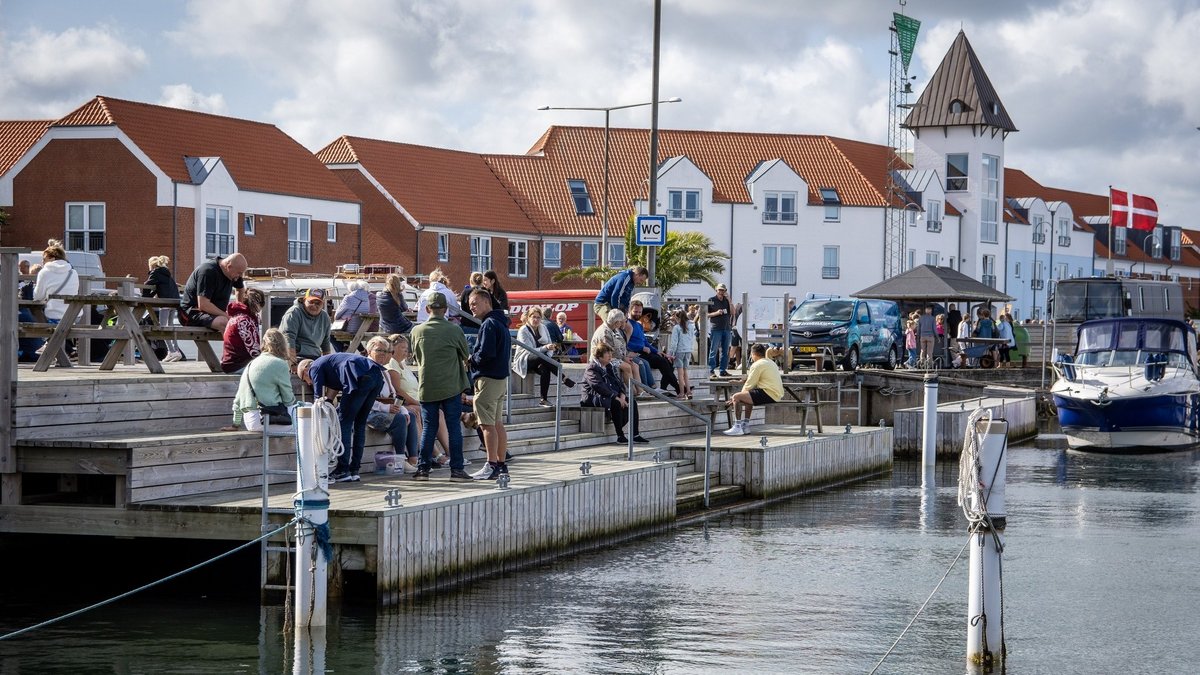 Sjov på Strandby Havn gør klar til årets sidste fest