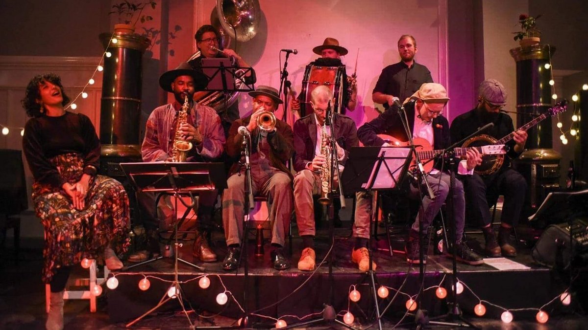 Danmarks eneste gadeband gæstede Østre Lade på Knivholt